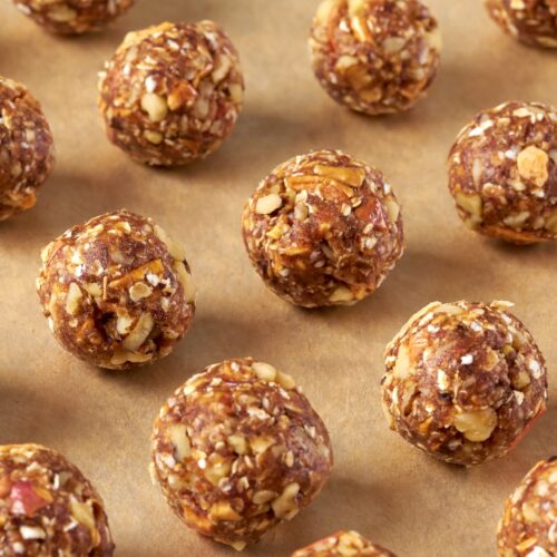 Apple Cinnamon Energy Balls - SHK