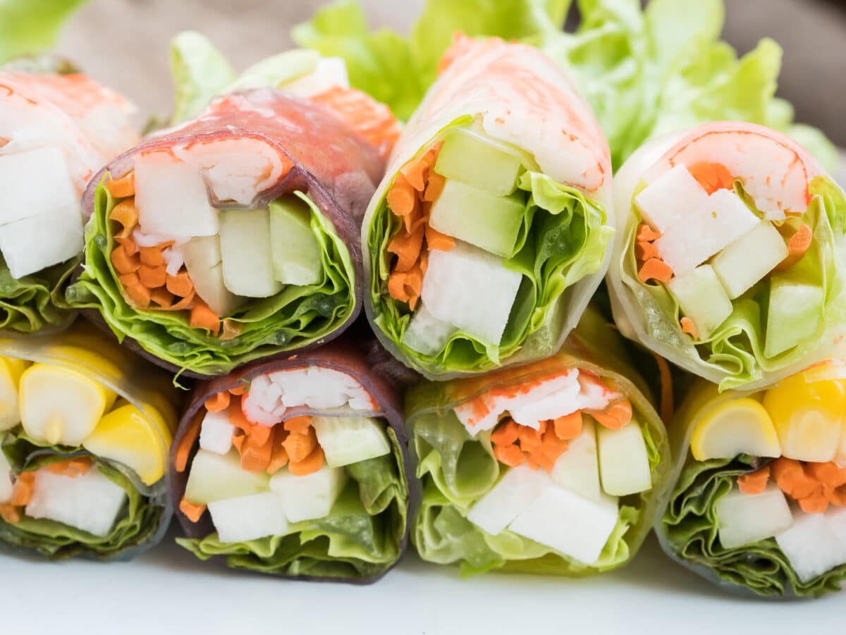 Chicken and Veggie Spring Rolls with Peanut Dipping Sauce - Super ...