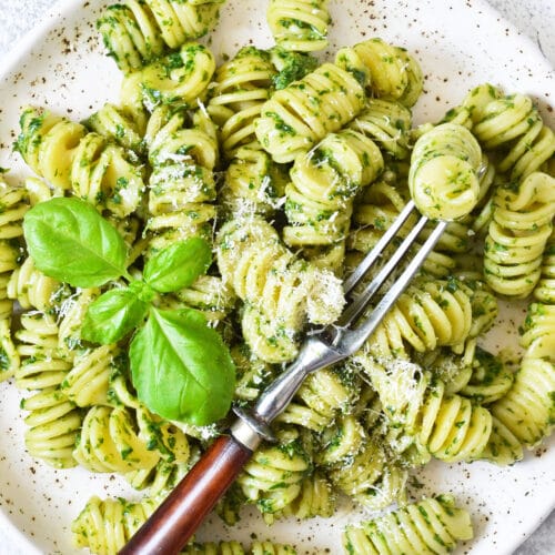 Green Pesto Recipe Chicken Pesto Pasta (Creamy And Garlicky) | The