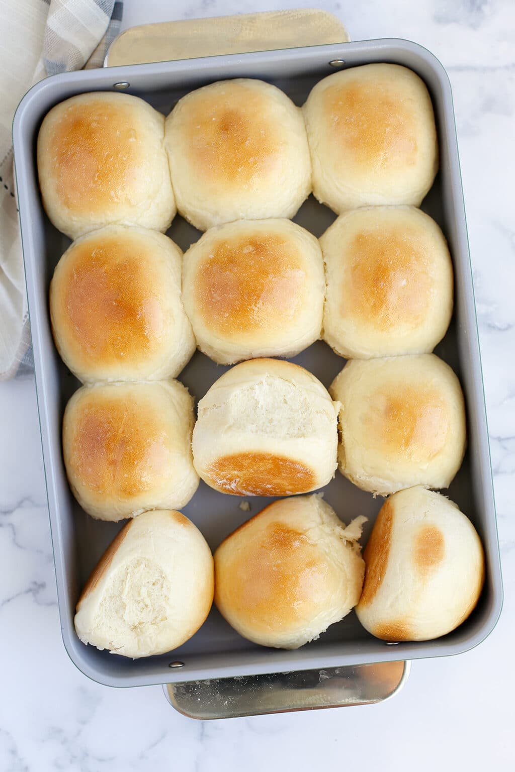 Quick and Easy Homemade Dinner Roll Recipe - SHK