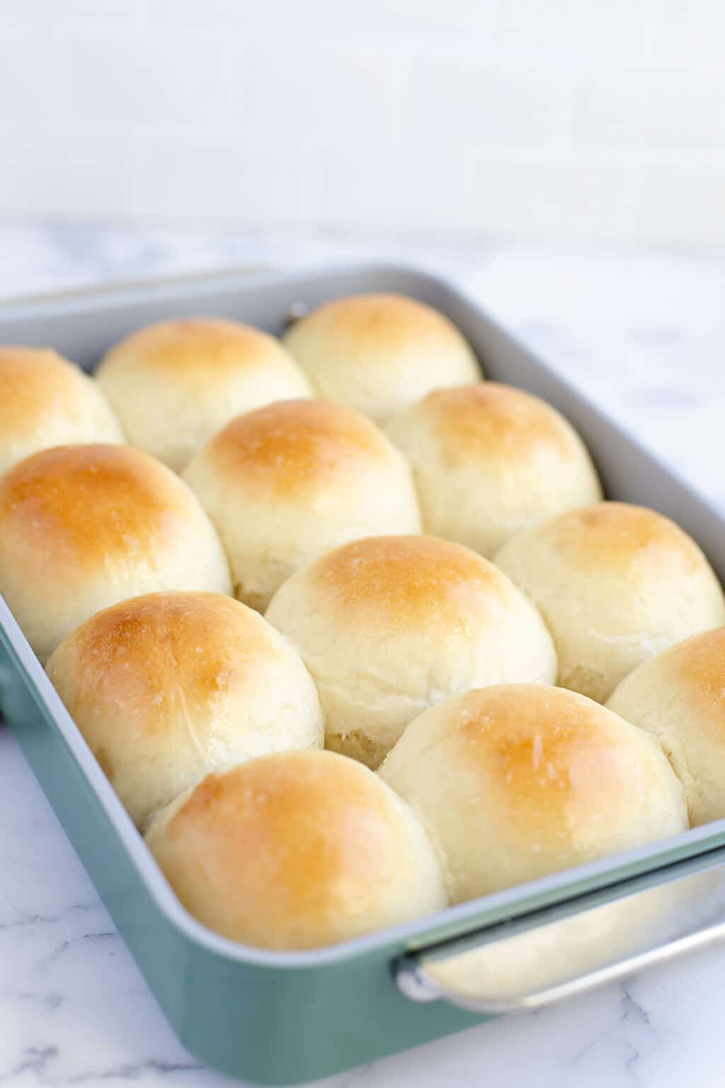 Quick and Easy Homemade Dinner Roll Recipe - SHK