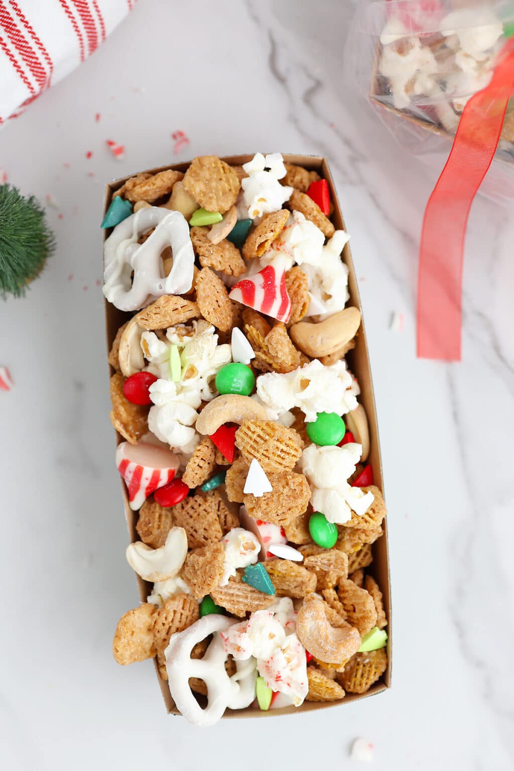 Christmas Snack Mix + Free Printable - SHK